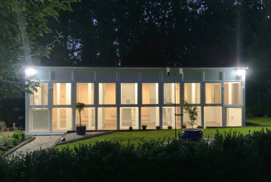 Cattery Manufacturer - No1 for uPVC Catteries and Kennels - Pedigree ...