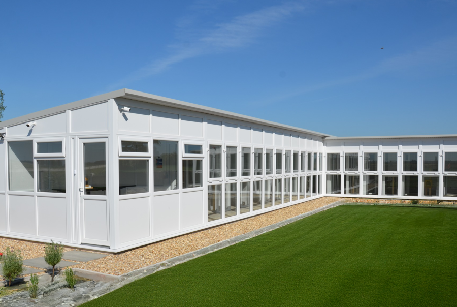 Cattery Manufacturer - No1 for uPVC Catteries and Kennels - Pedigree ...